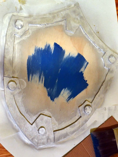 How a cosplay n00b made a Hylian shield (a photo tutorial) | I think in ...